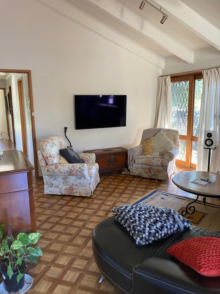 Quiet & Welcoming Werribee Home - Werribee