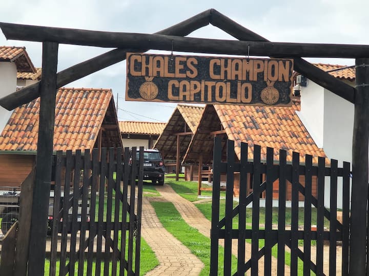 Chalés Champion Capitólio (Los Angeles) - Capitólio