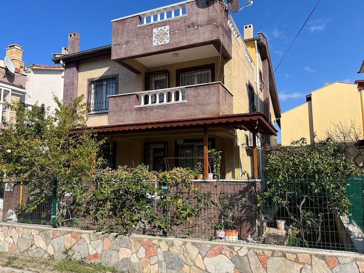 ÖRen, Burhaniye'de Yazlık Ev - Akçay