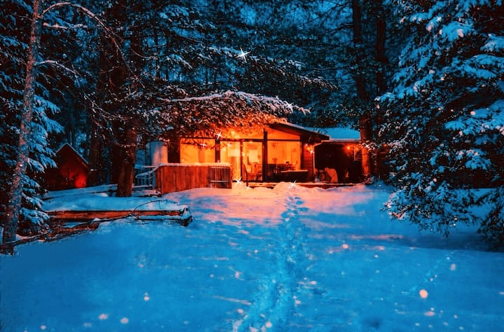 Sunset Pines Oasis-all Season Muskoka Cottage - Huntsville