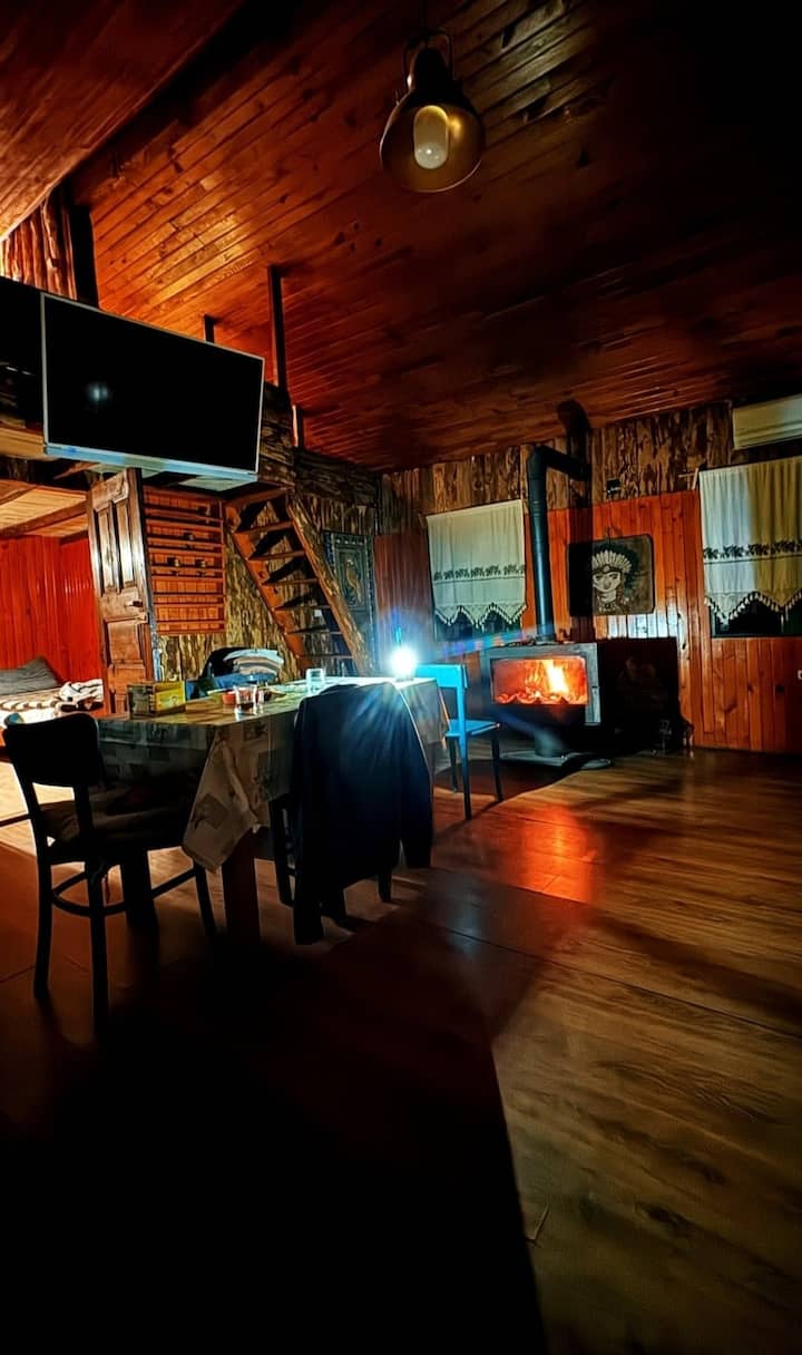 Kemalpaşa Orman Evi/şömine/tv/netflix/wifi/mangal - Buca