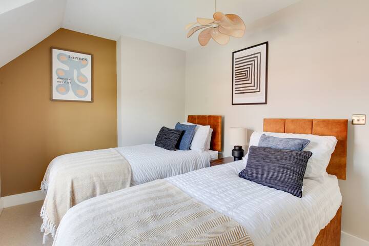 Cosy 3 Bedroom House - Free Parking And Wifi - Colchester