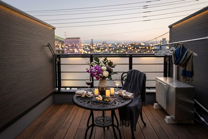 和の家 · 南天 | 大阪市内新房独栋3间大卧室最多可以住8人，坐车两站到达难波商圈 - Osaka