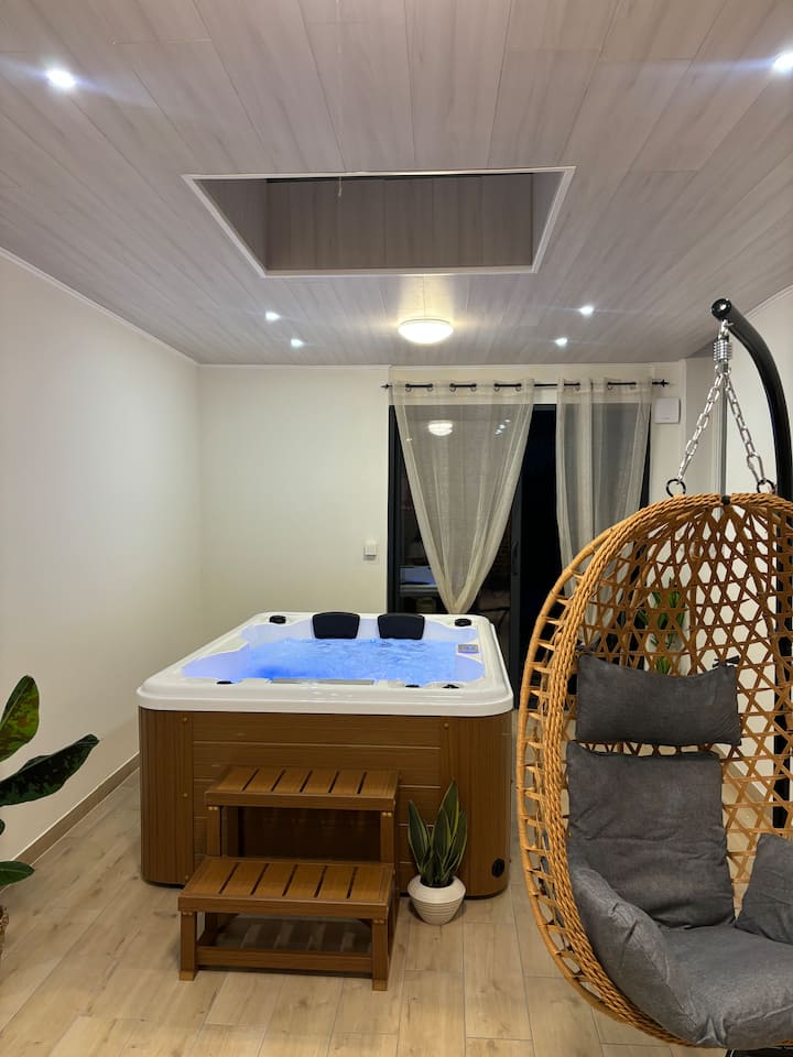 Suite Jacuzzi - Mons