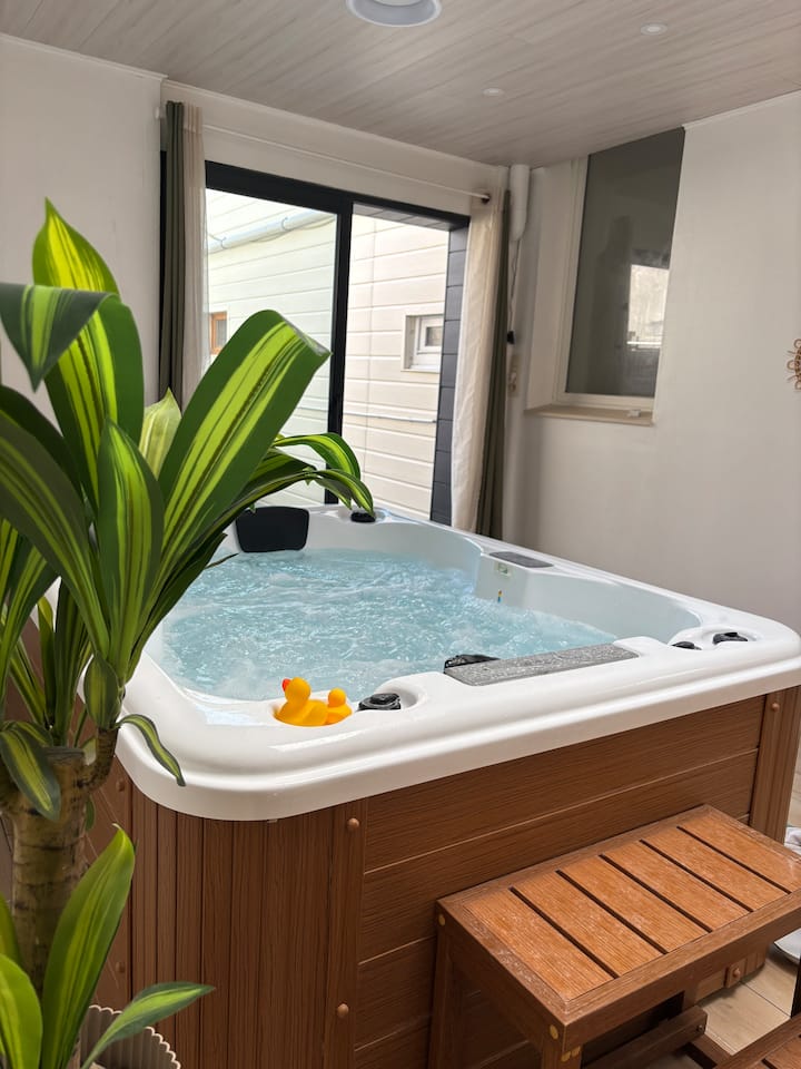 Suite Jacuzzi - Mons