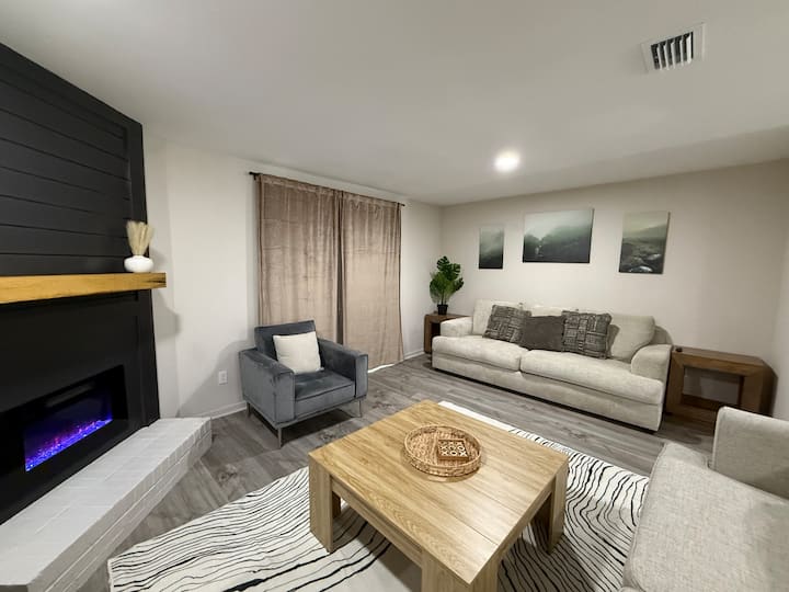 2 Miles From Doak Campbell Stadium - Tallahassee, FL