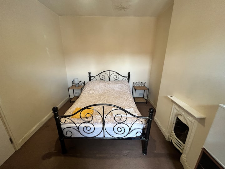 Double Room - 2mins Walk From Station - Chester