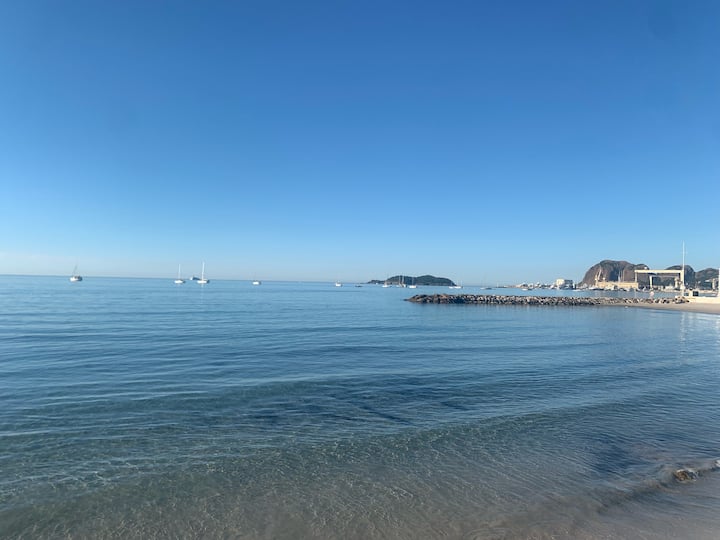 Repos Et Soleil à La Ciotat - Calanque d'En-vau