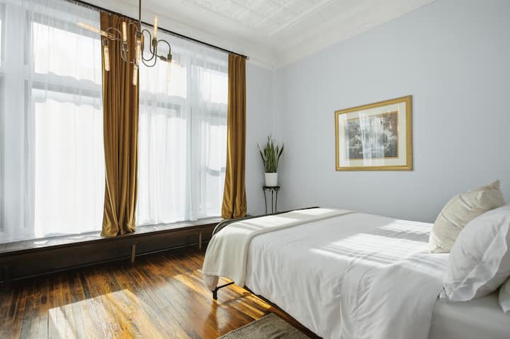 Cozy 2br Loft In Downtown Charleston, Il - Charleston, IL