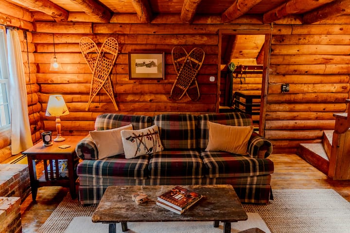Rustic & Cozy Log Cabin W/ Modern Updates - Vermont