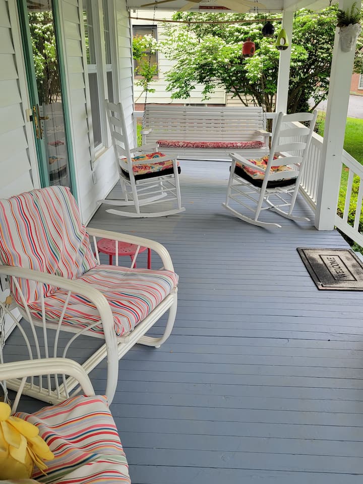 Pauline's Place - Merlefest