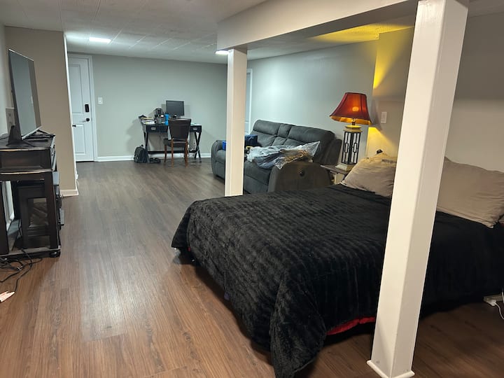 Private Spacious Clean Studio - Trenton, NJ