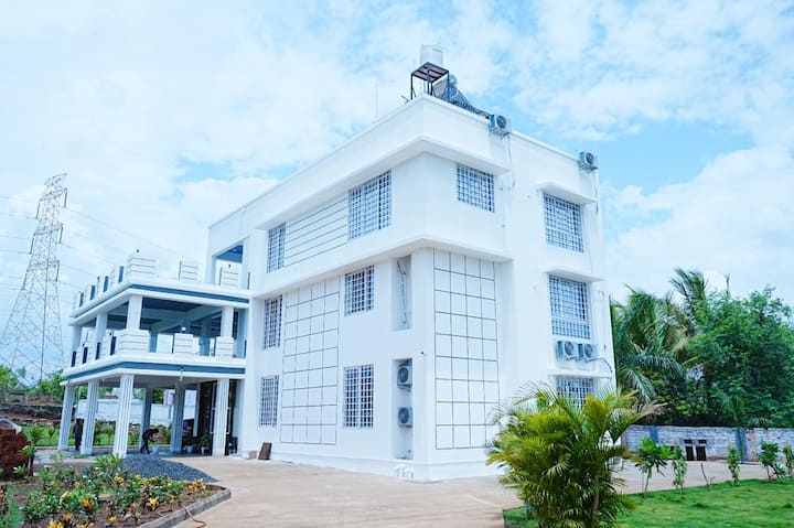 Escape To Luxury At Our S3 Farm - Kalyan