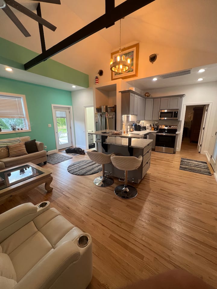 Spacious Cottage - Eastport, NY