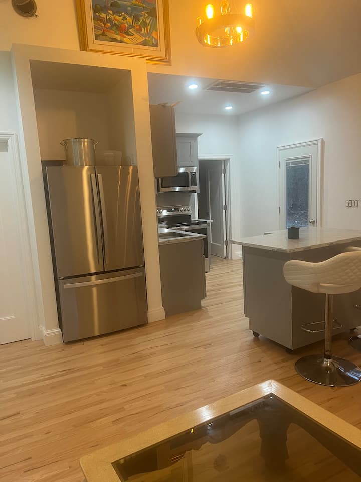 Spacious Cottage - Mastic Beach, NY