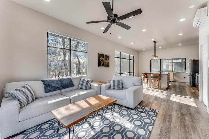 Chestnut Apartment 101 - Fayetteville, AR