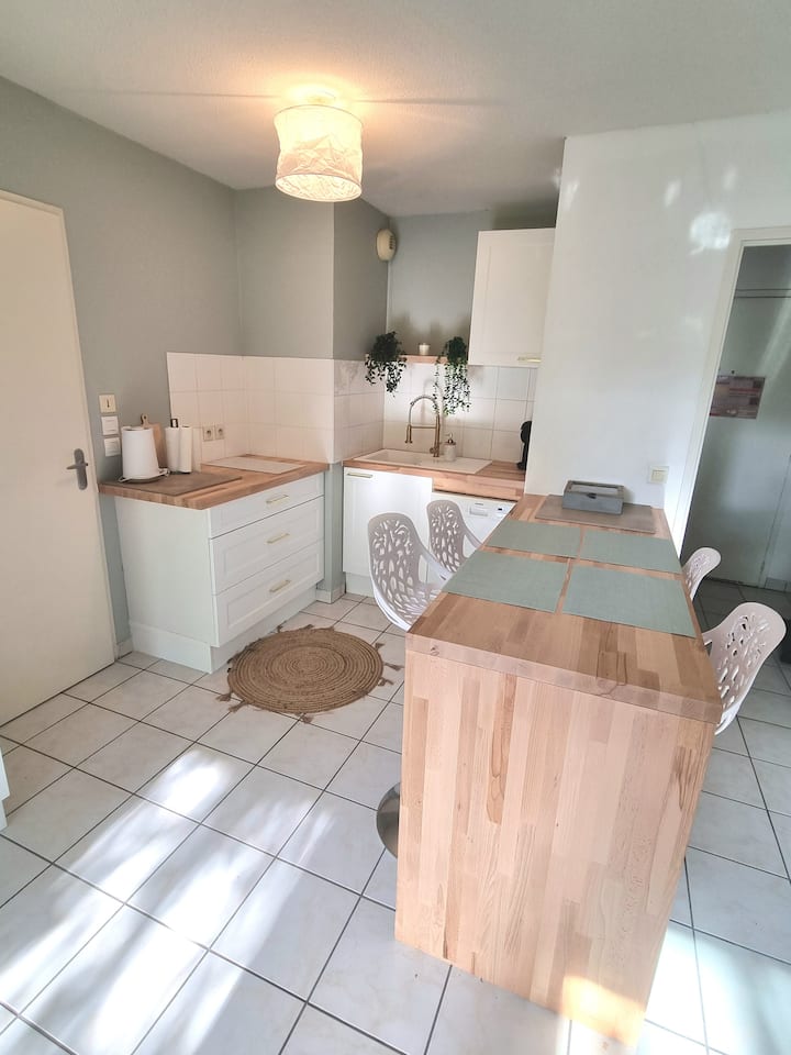 Charmant T2. Residence Sécurisée. Wifi • Parking. - Clermont-Ferrand