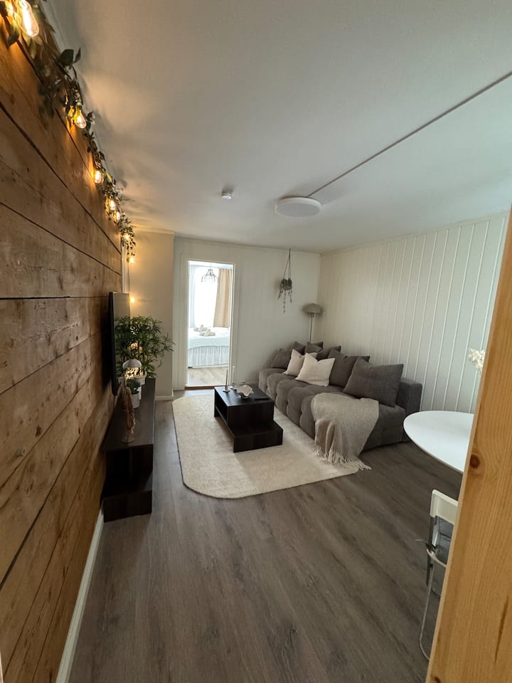 Sentralt & Stille – Bo I Bergens Eldste Smau - Bergen, Norway
