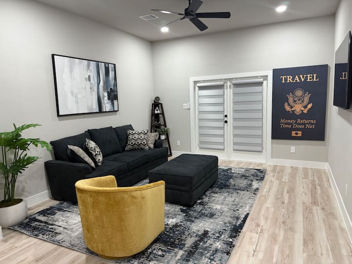 Classy 3br Escape Near Nrg, Med Center & Downtown - Houston