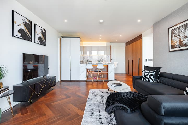 Stylish 2br2ba Embassy Gardens Nye Fireworks View - London