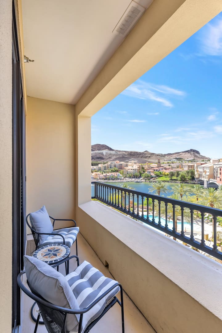 Luxury Lake Views 1br- Kitchen W/ Private Balcony - Henderson, NV
