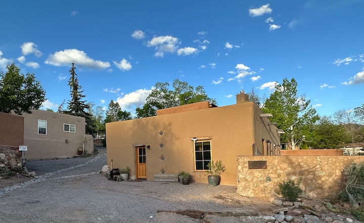 Historic Modern Casita - Santa Fe, NM