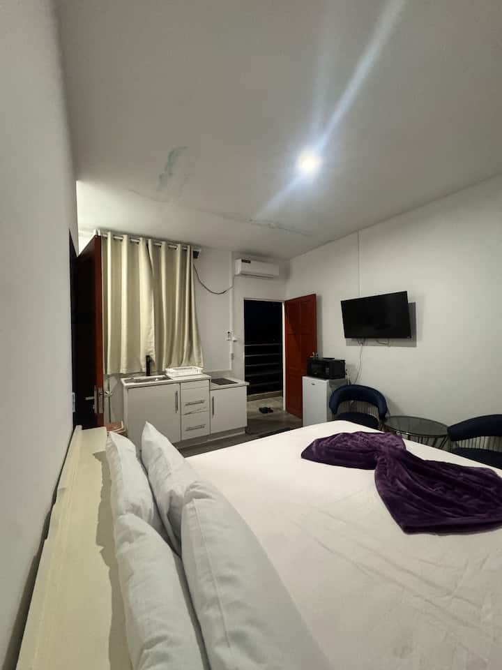 Budget Room - Suriname