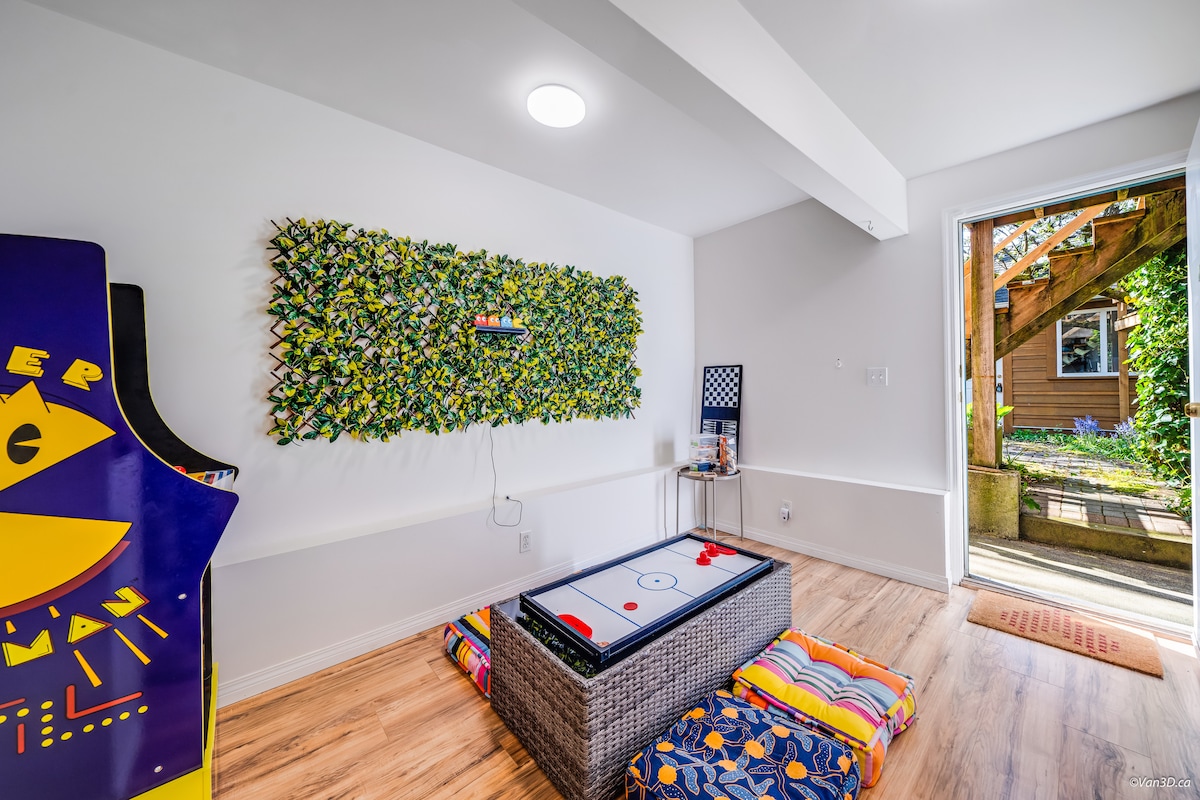 Casa del árbol del artista | Camas tamaño queen | ¡Se admiten mascotas ...