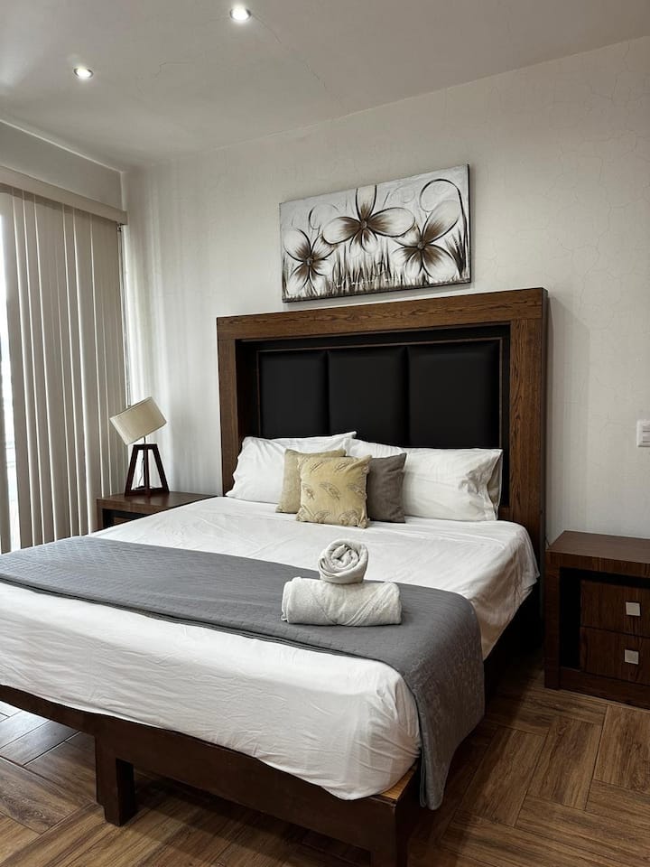 Casa Bonita. Wifi. Céntrica Con Cochera /2 Autos - Ciudad Guzmán