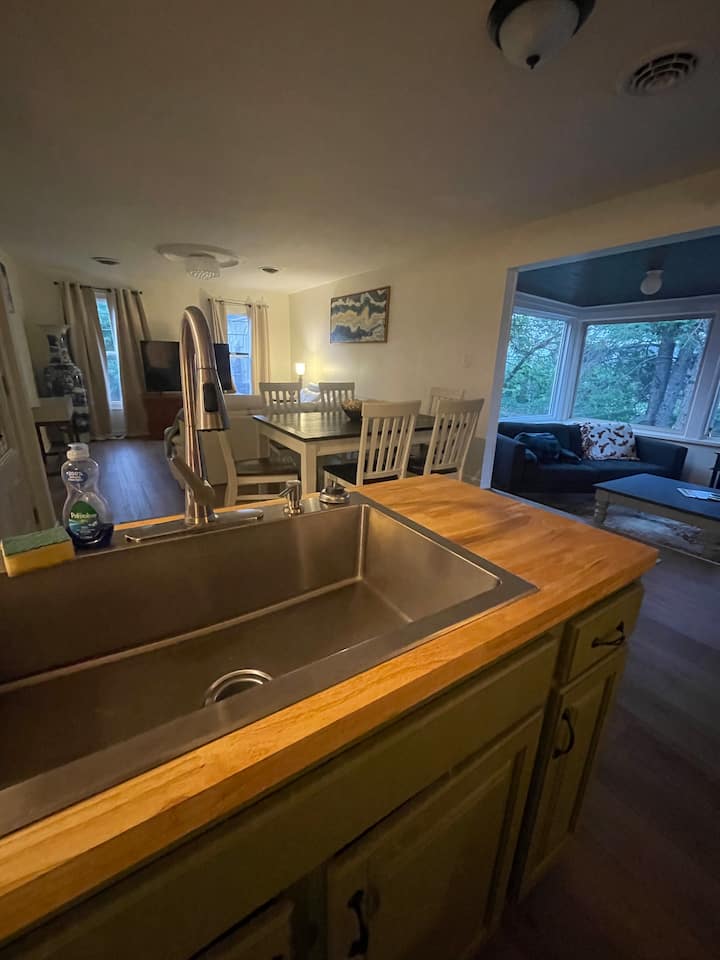 Spacious Arts District Suite - Utica, NY