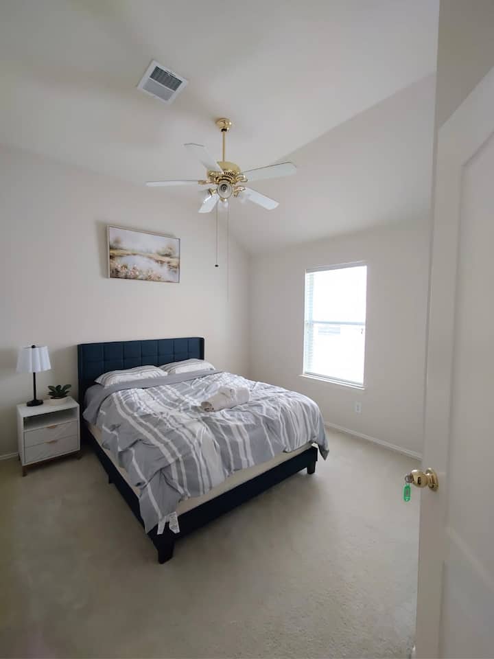 Cozy & Affordable Room 202 - Spring, TX