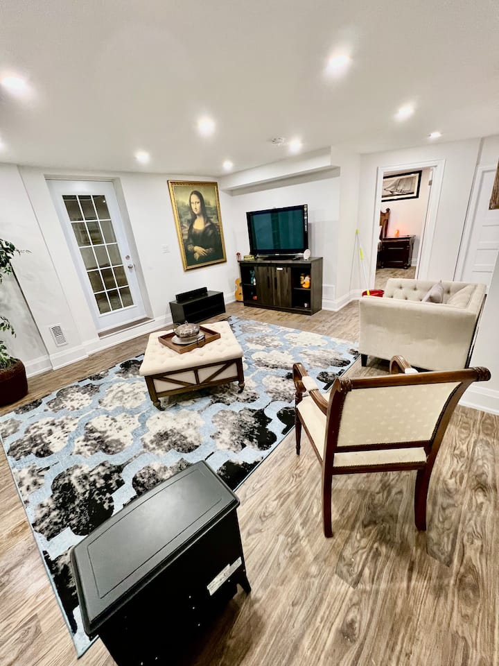 Welcome To Your Home Away Home - Oakville