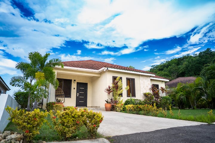 Villa Palmerá @ The Cove, Ocho Rios - Jamaica