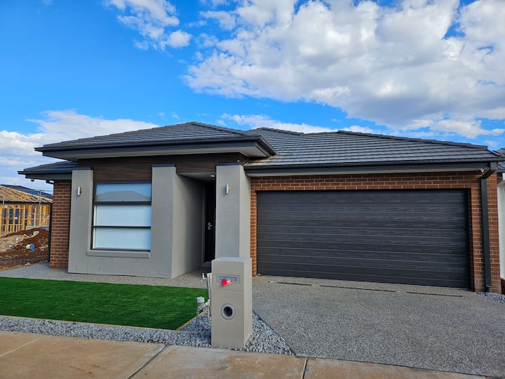 Your Amazing Home Away From Home - Caroline Springs