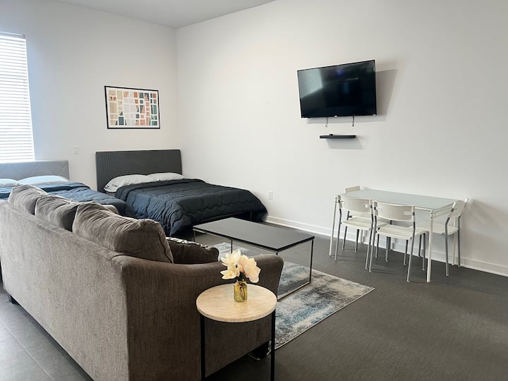 Nook In The Noho District - Burbank, CA