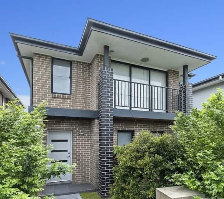 Family Home With Separate Stuio - Blacktown