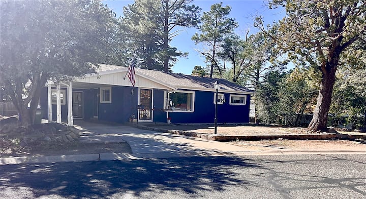 Prescott Downtown Walk~christmas Lights~grill~brew - Prescott, AZ