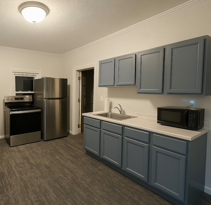 Cozy Two Bedroom Riverside Condo - Bay City, MI