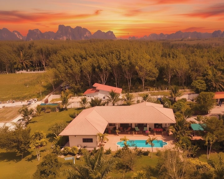 5 Bedroom Family Villa & Private Pool - Krabi