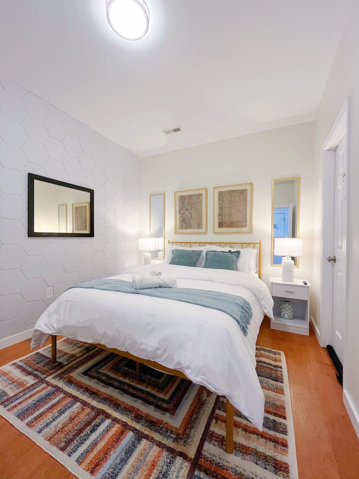 Elegant Getaway: Cozy Private Room W/ Desk - 필라델피아