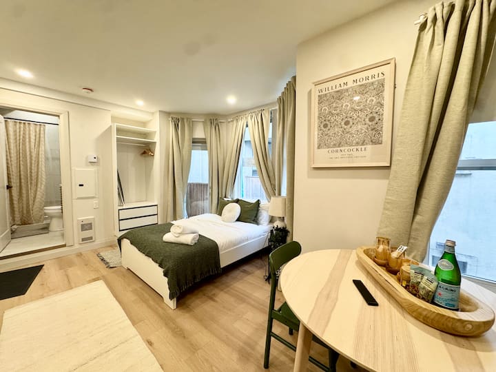 Bright Queen West | Calm & Cozy - Toronto