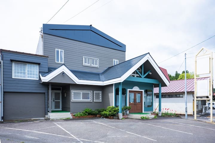103小さな街のシェアハウス
2025リニューアルオープン - Takayama
