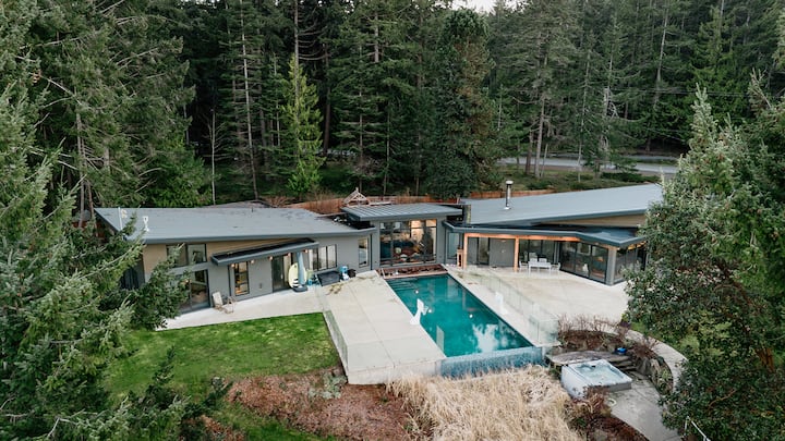 Cokely Cove Guesthouse - Oceanside Villa - Hornby Island