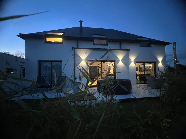 Maison Familiale + Jacuzzi - Auray