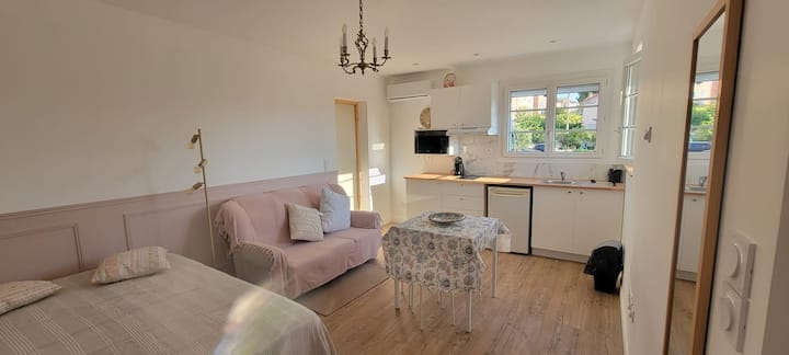 Charmant Studio Dans Le Haut D Une Maison - Puget-sur-Argens