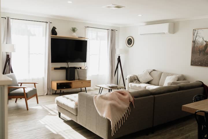 The Black Bear House - 德寳市