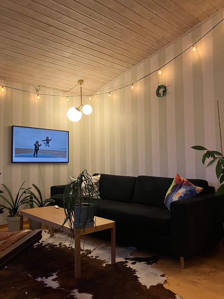 Sentrumsnær, Familievennlig Villa Med Parkering - Tromsø