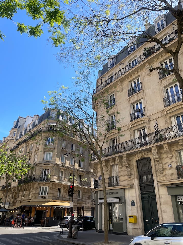 No Shower But Good Location - Paris