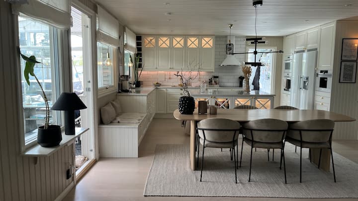 Hus På öSter Med Spabad Och Stora Utrymmen! - Katrineholm