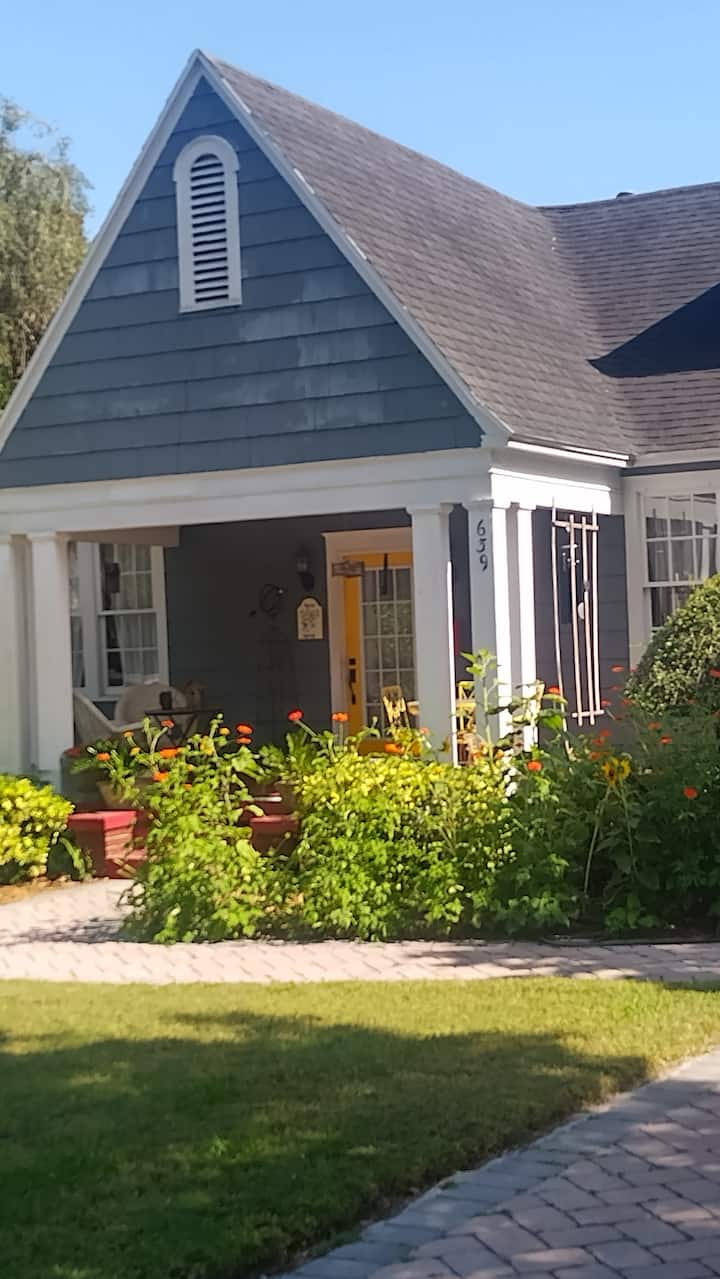 Karen’s Happy House - Lakeland, FL
